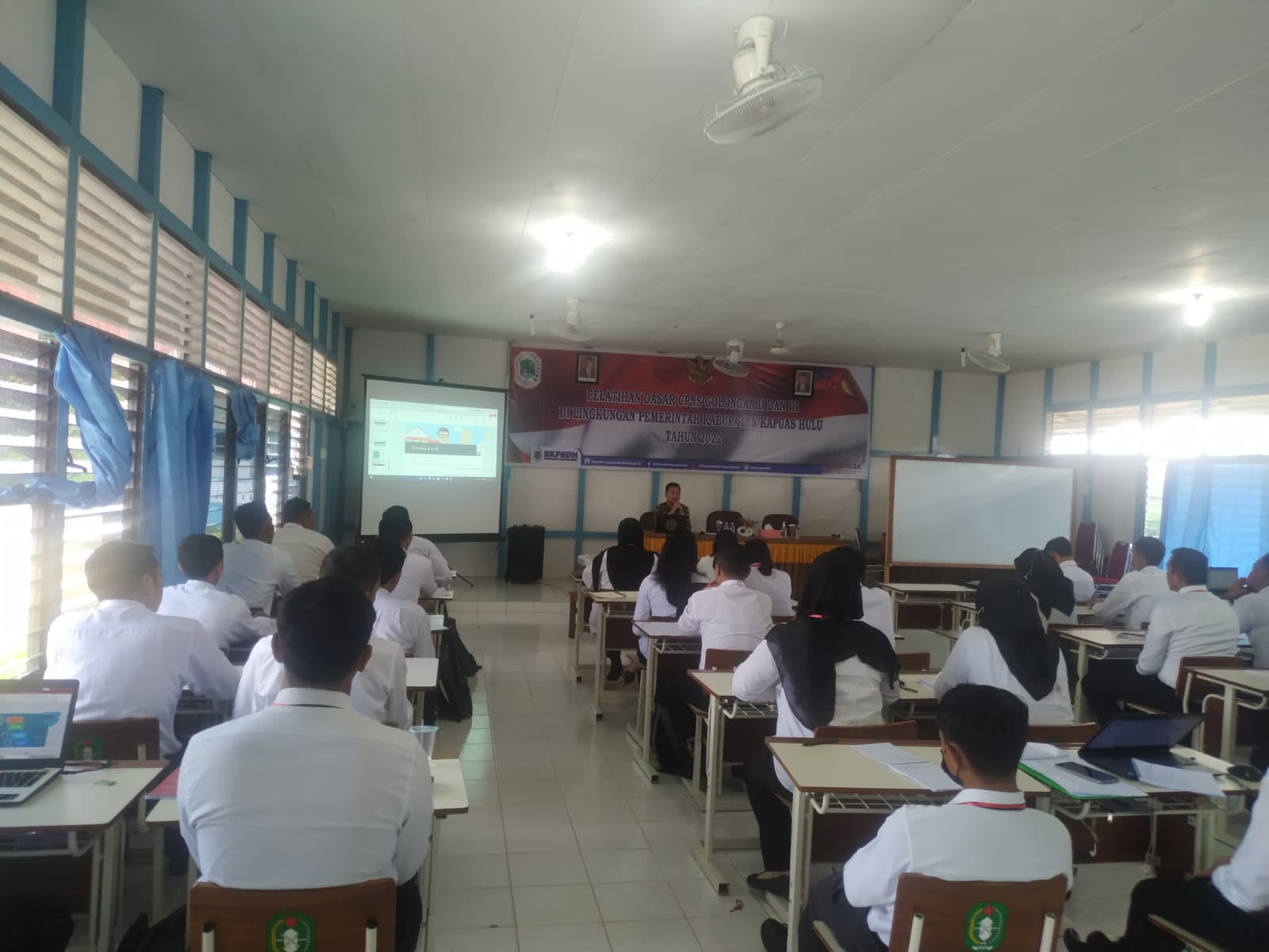 Tingkatkan Profesionalitas ASN, BKPSDM Kapuas Hulu Sosialisasikan PP 94 ...